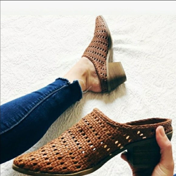 Universal Thread | Shoes | Nwot Pointed Toe Woven Heeled Mules | Poshmark